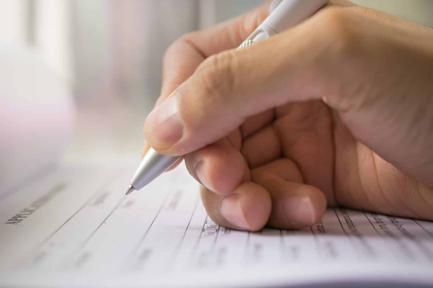 How to Use a Comma - Improve Your Writing Skills - How 2 Become
